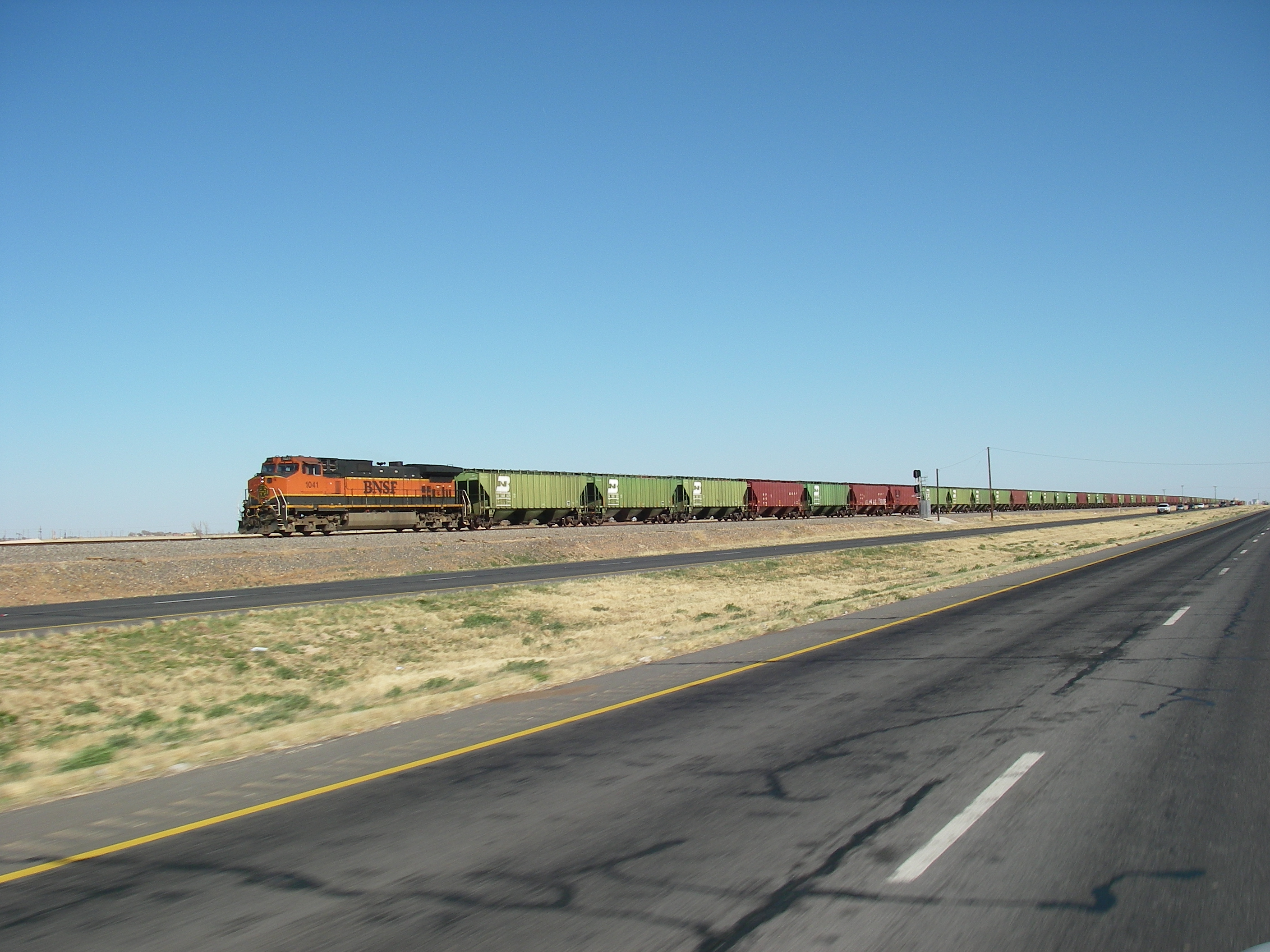 China produce world's heaviest freight train. - Delivery Quote Compare